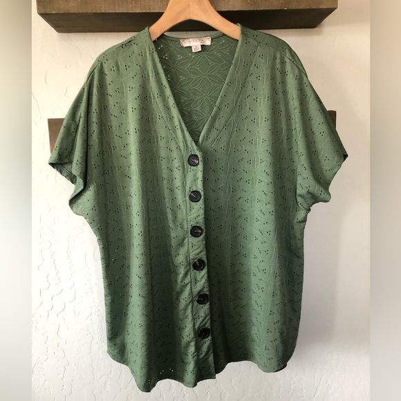 Misia | Tops | Misia Curvyolive Green Eyelet Knit Short Sleeve Blouse Button Down | Poshmark